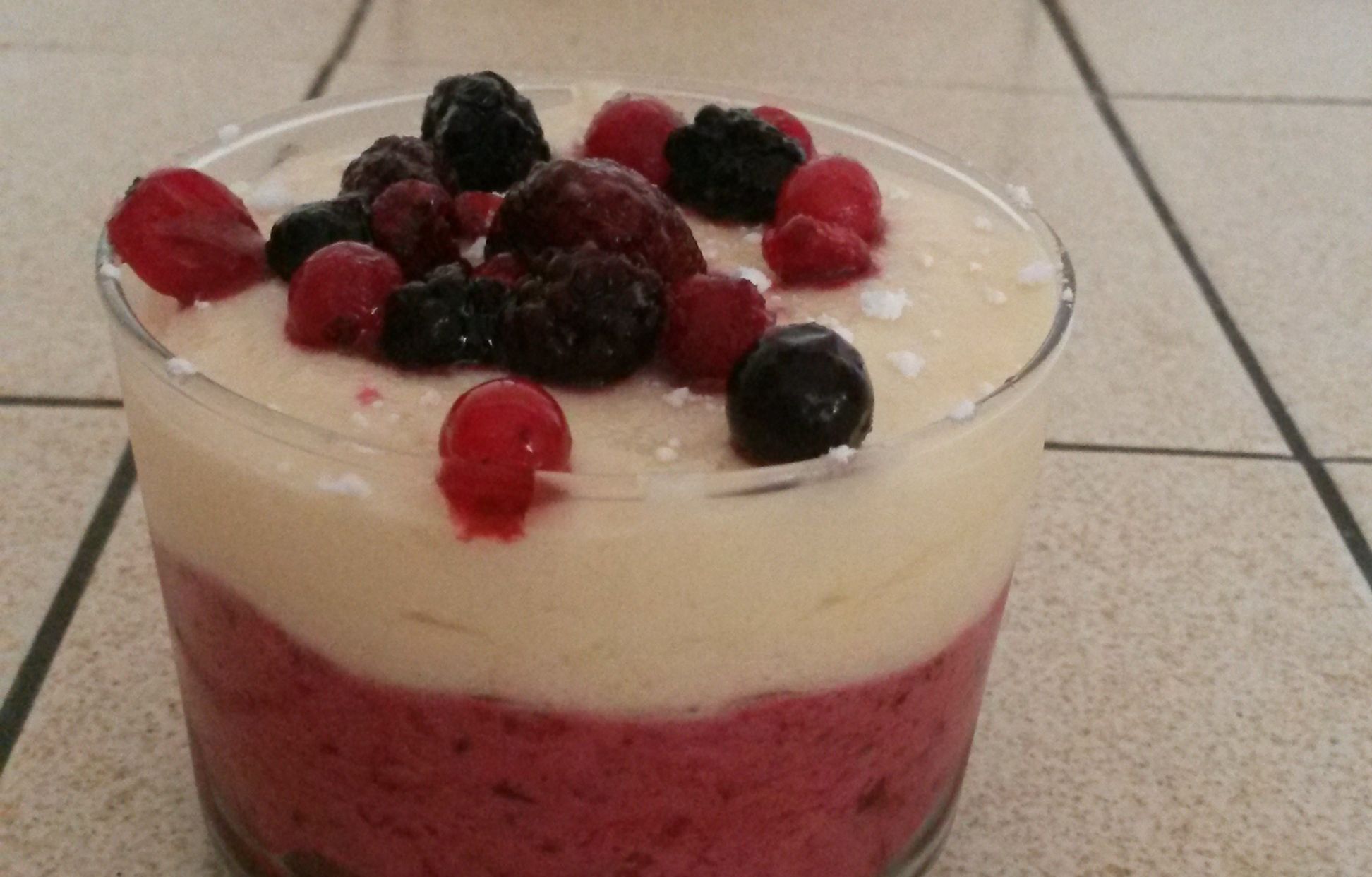 Tiramisu à la mousse de fruits rouges : Recette de Tiramisu à la mousse ...