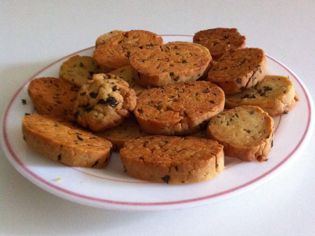 Sablés huile d'olive, basilic : Recette de Sablés huile d'olive ...