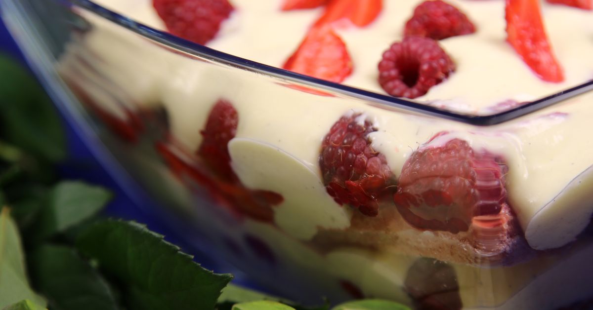 Tiramisu aux fruits rouges très onctueux : recette de Tiramisu aux ...