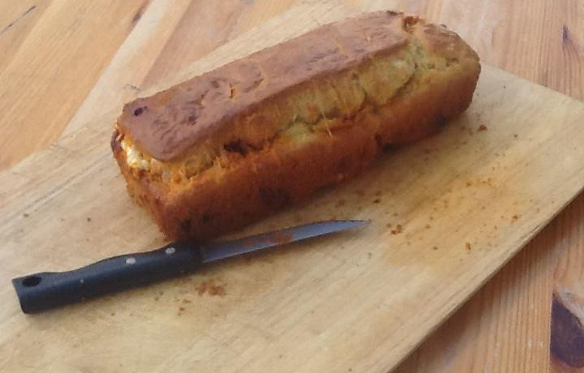 Cake chèvre chorizo : Recette de Cake chèvre chorizo - Marmiton
