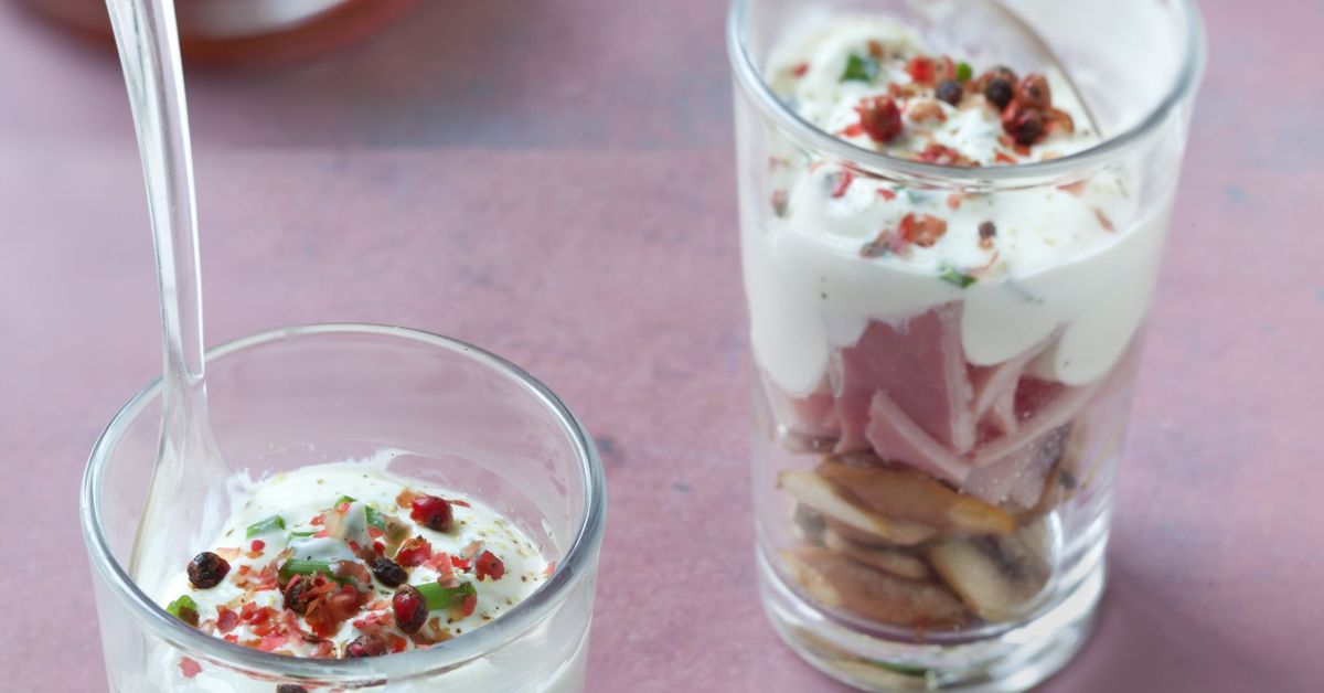 Mini-verrines apéritives champignons et crème de jambon : recette de ...