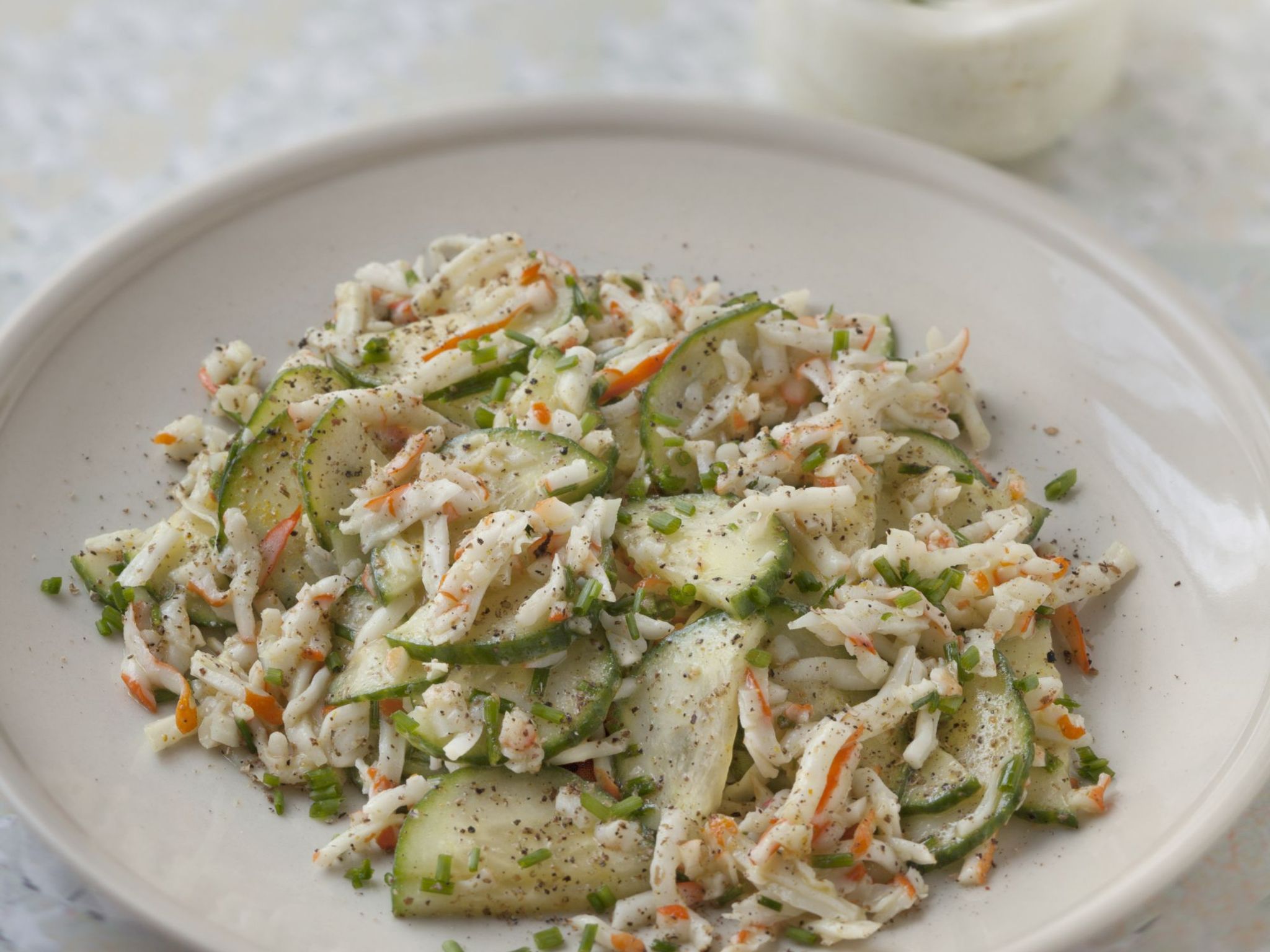 Salade fraîcheur concombre et surimi (light) : Recette de Salade ...