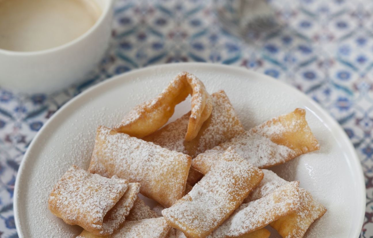 Bugnes de Lyon : Recette de Bugnes de Lyon - Marmiton