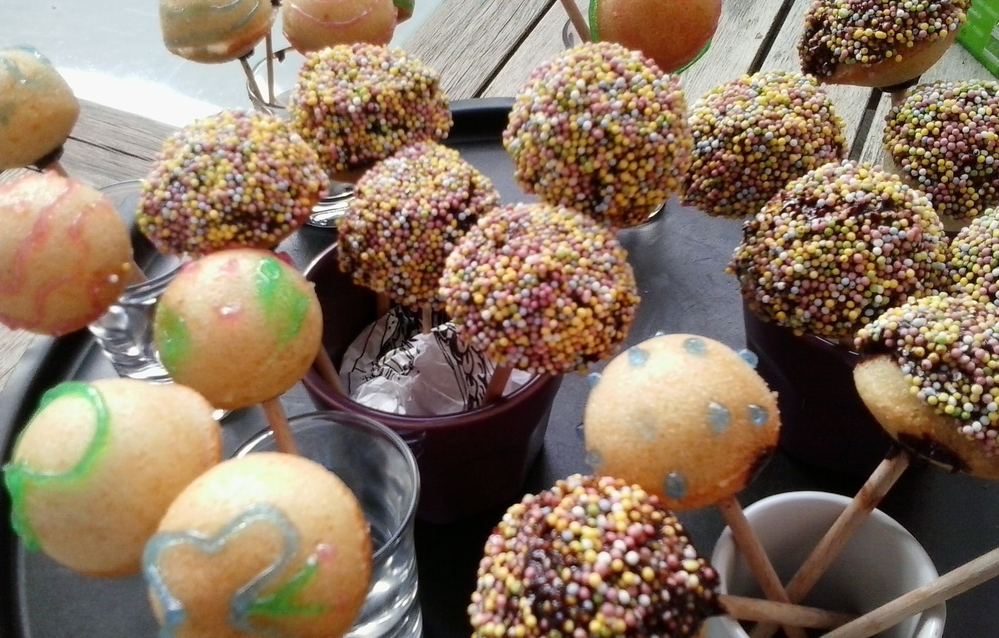 Pop cakes au chocolat délicieux : Recette de Pop cakes au chocolat ...