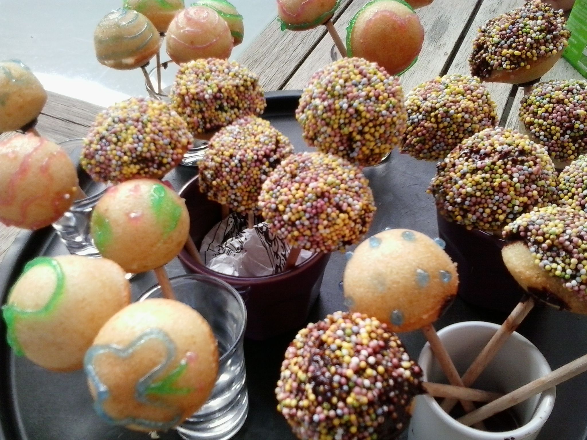 Pop cakes au chocolat délicieux : Recette de Pop cakes au chocolat ...