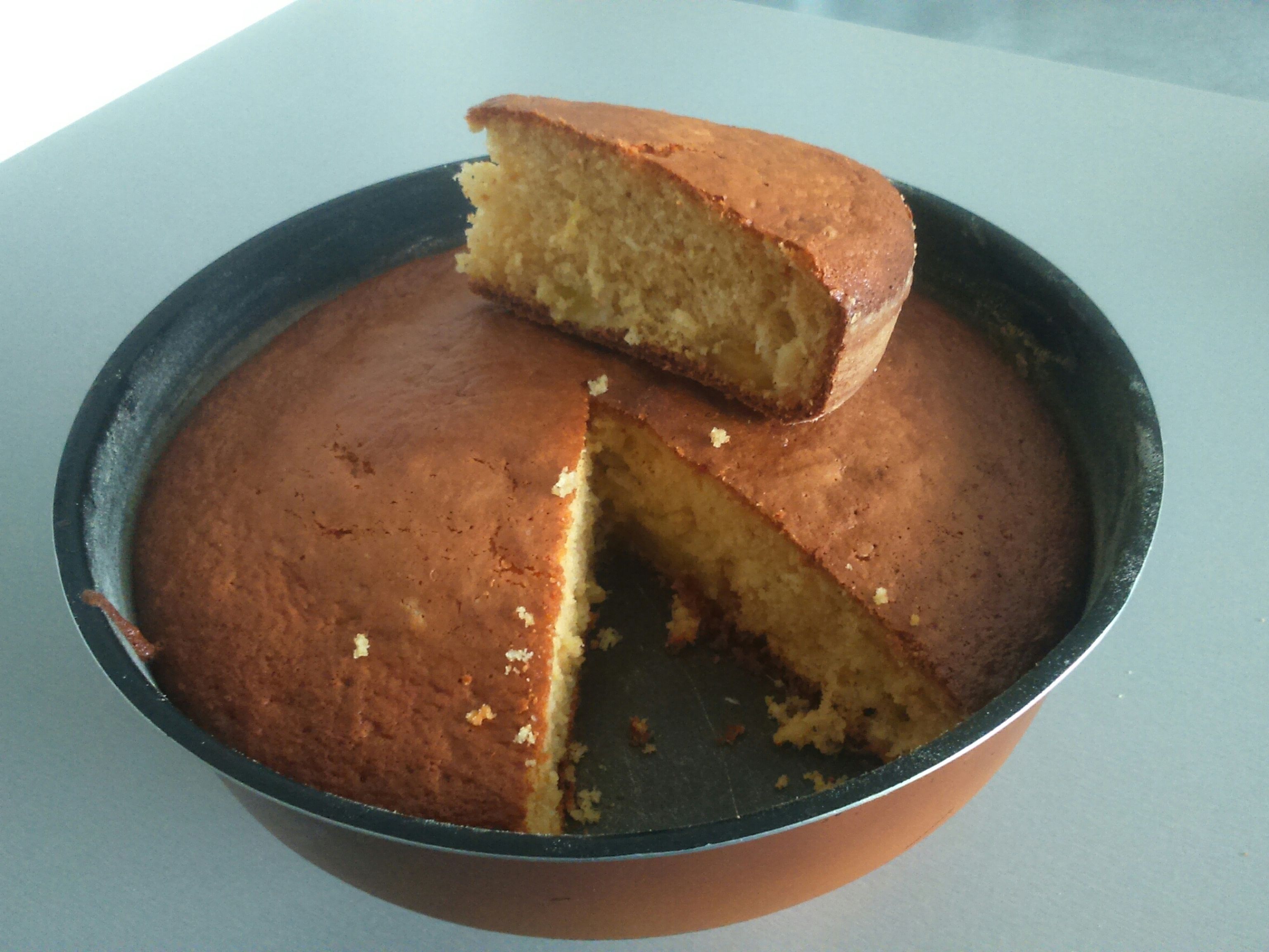 Gâteau aux fruits facile : Recette de Gâteau aux fruits facile - Marmiton