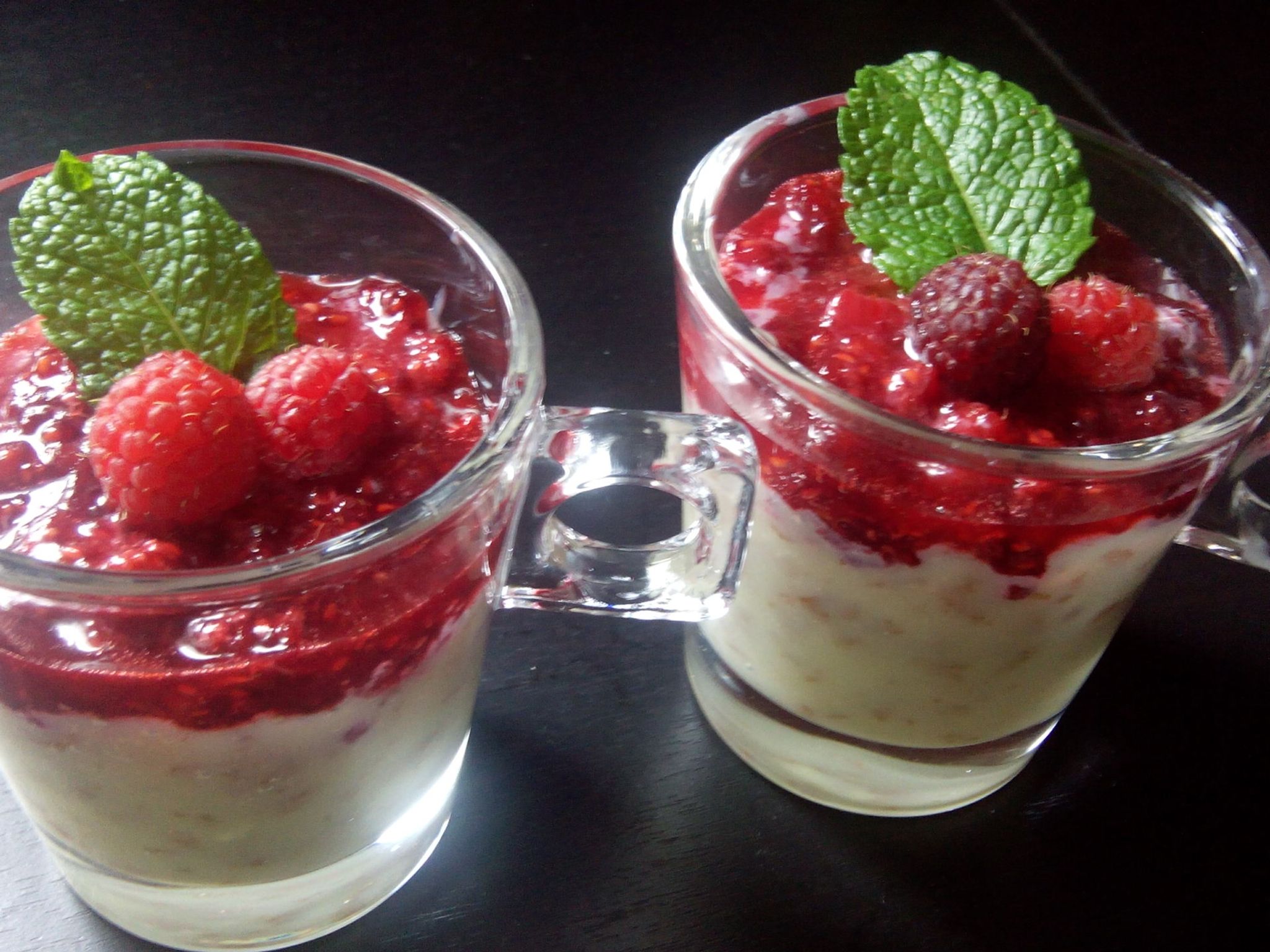 Verrines framboises, Crip's et chocolat blanc : Recette de Verrines ...