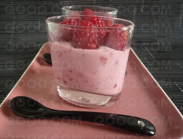 Verrine de mousse de fruits rouges : recette de Verrine de mousse de ...