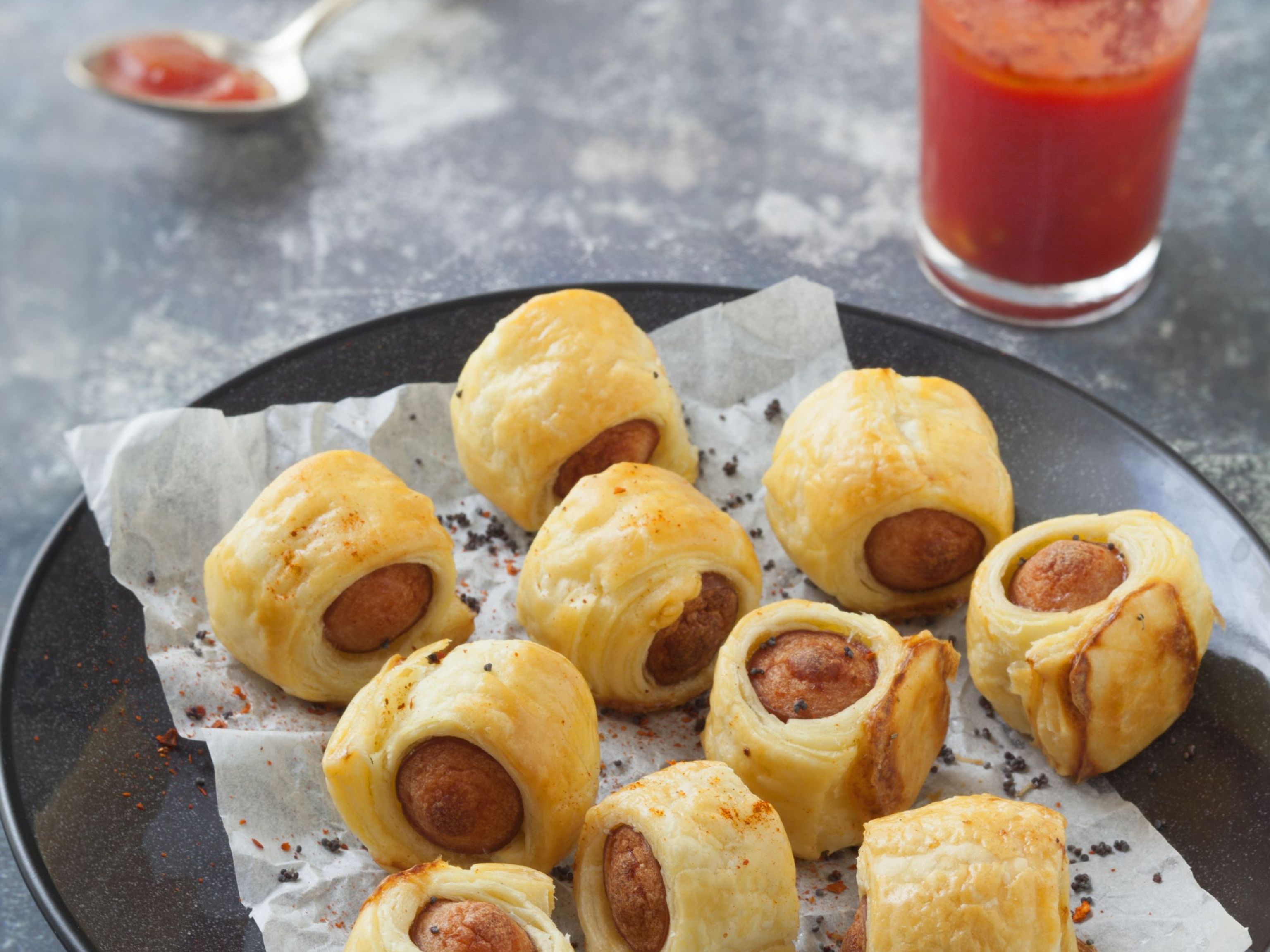 Allumettes à la saucisse : Recette de Allumettes à la saucisse - Marmiton