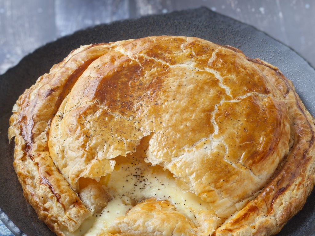Feuilleté au reblochon : Recette de Feuilleté au reblochon - Marmiton