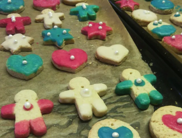 Glacage tous goûts et couleurs : recette de Glacage tous goûts et couleurs