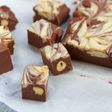 Fudge au chocolat et aux noisettes (USA) : Recette de Fudge au chocolat ...