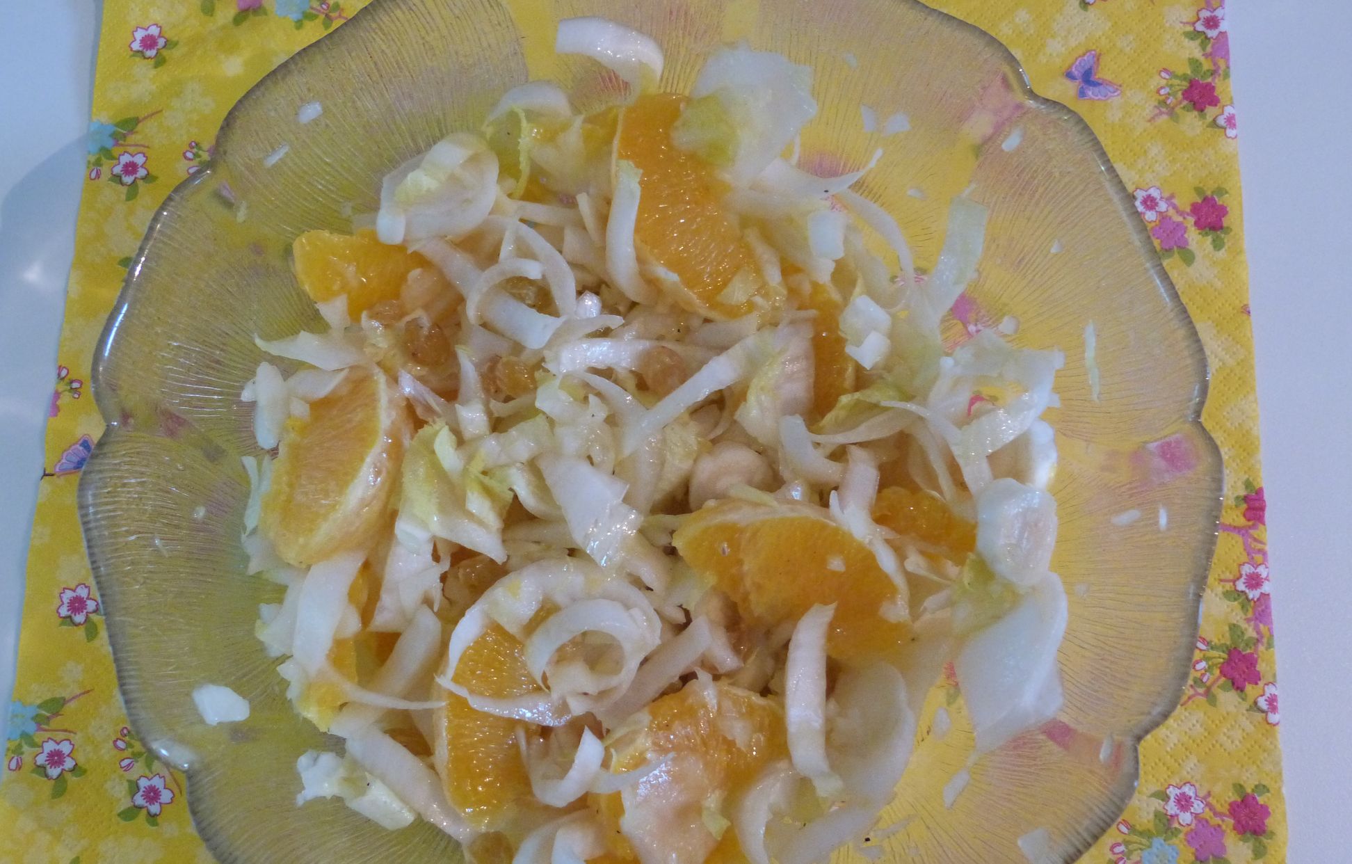 Salade d'endives à l'orange et aux raisins : Recette de Salade d ...