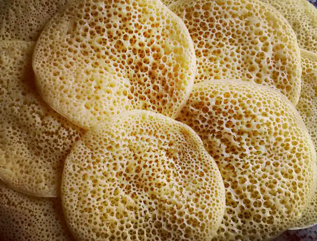 Baghrirs, crêpe mille trous (Crêpes berbères) : recette de Baghrirs ...