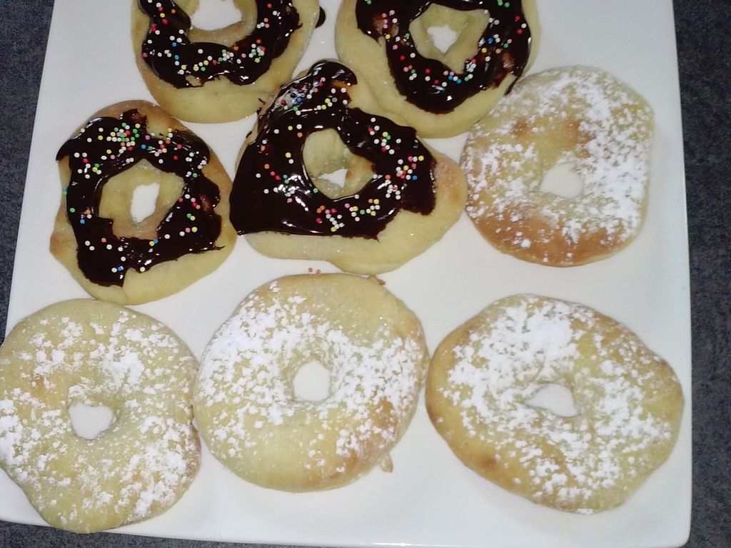Donuts au four : Recette de Donuts au four - Marmiton