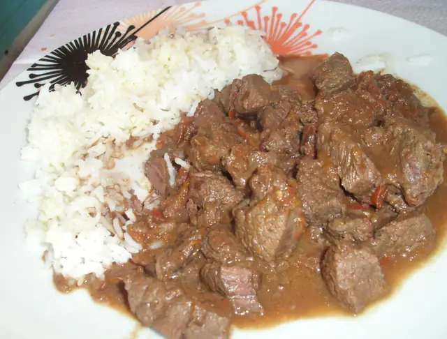 Civet de cerf au vin blanc : recette de Civet de cerf au vin blanc