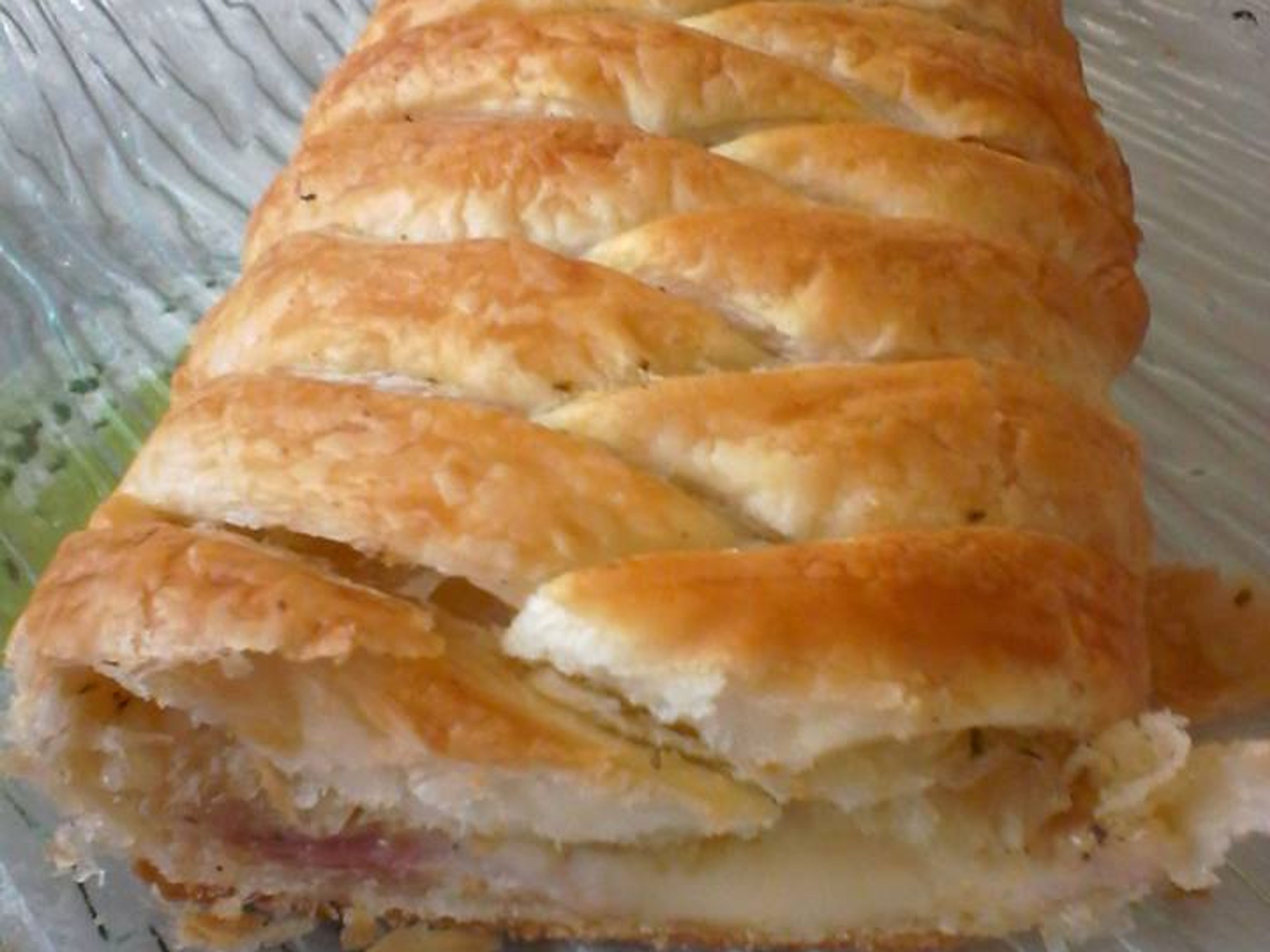 Tresse feuilletée : Recette de Tresse feuilletée - Marmiton