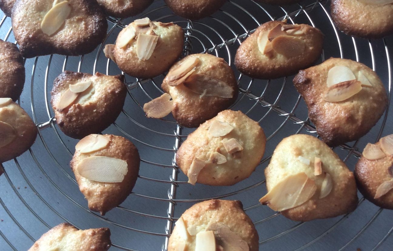 Tuiles moelleuses aux amandes : Recette de Tuiles moelleuses aux ...