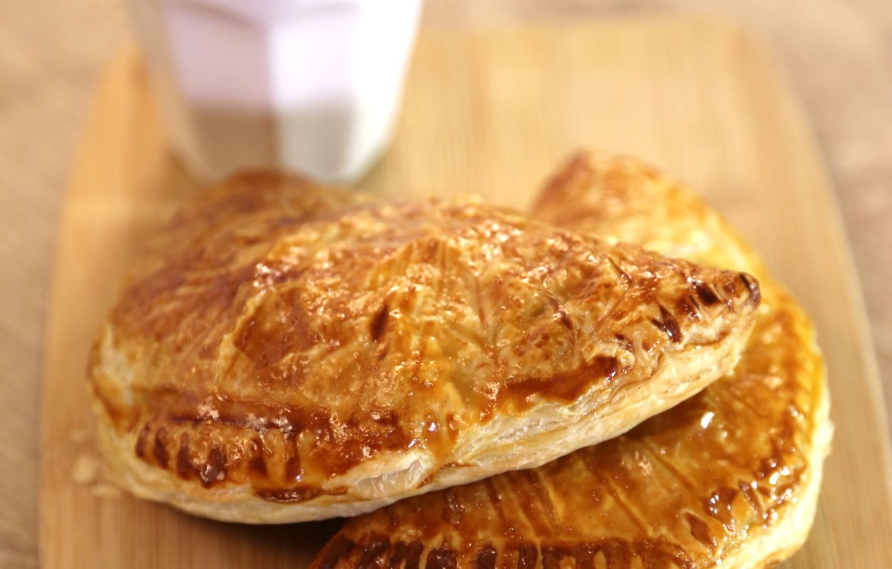 Chausson aux pommes caramélisées : Recette de Chausson aux pommes ...