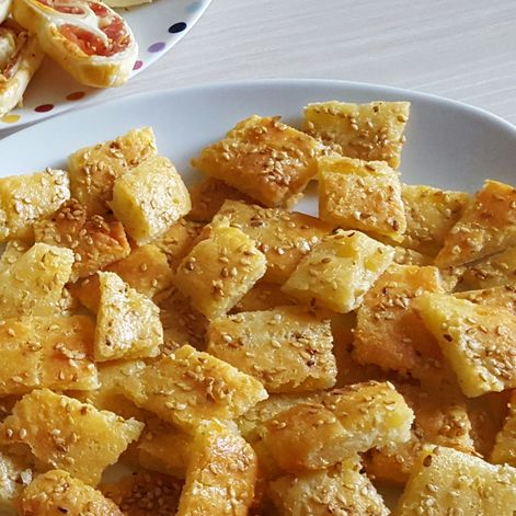 Gâteaux apéritif au Parmesan et Pavot : Recette de Gâteaux apéritif au ...