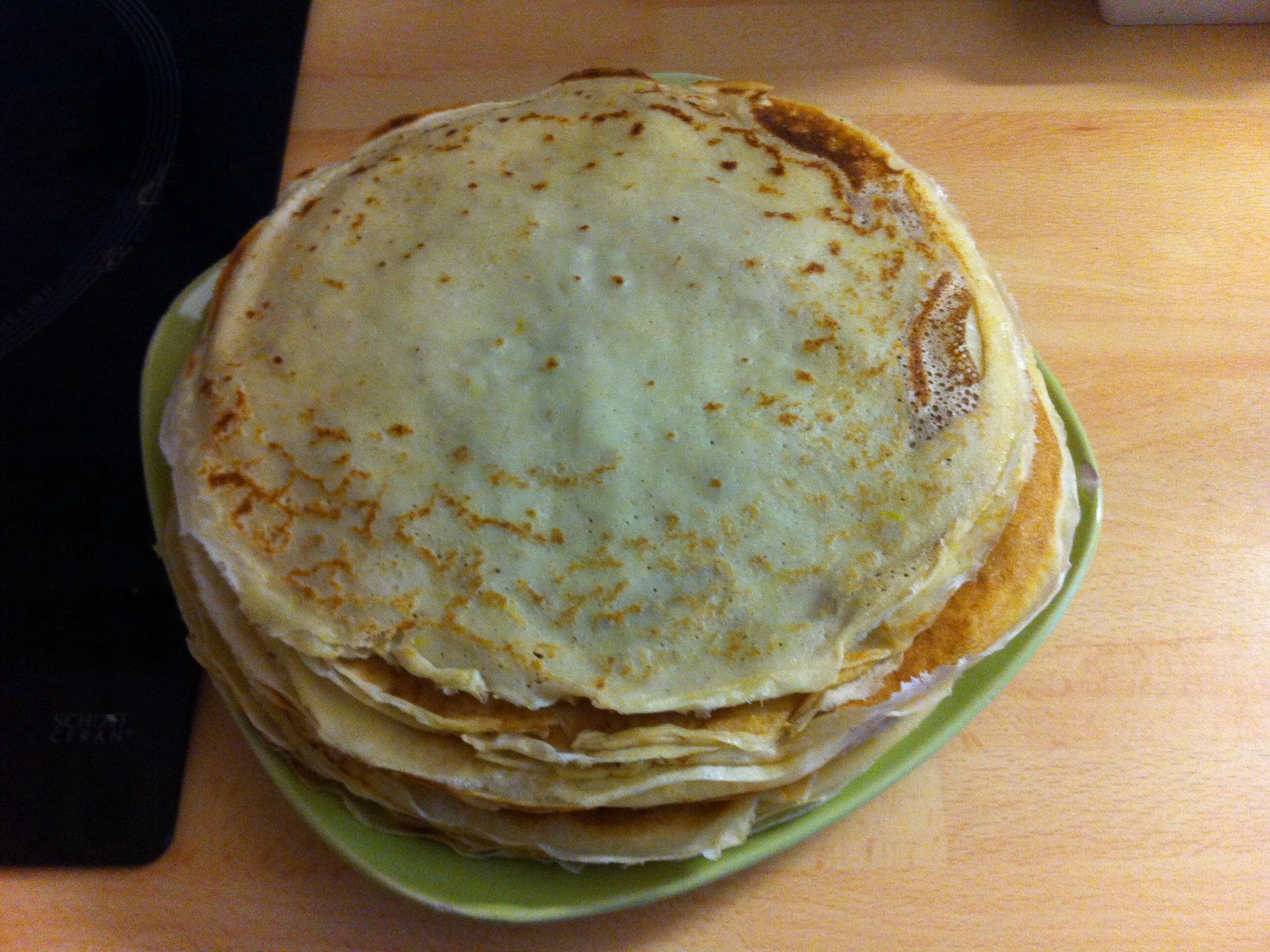 Pâte à crêpes vanillée : Recette de Pâte à crêpes vanillée - Marmiton