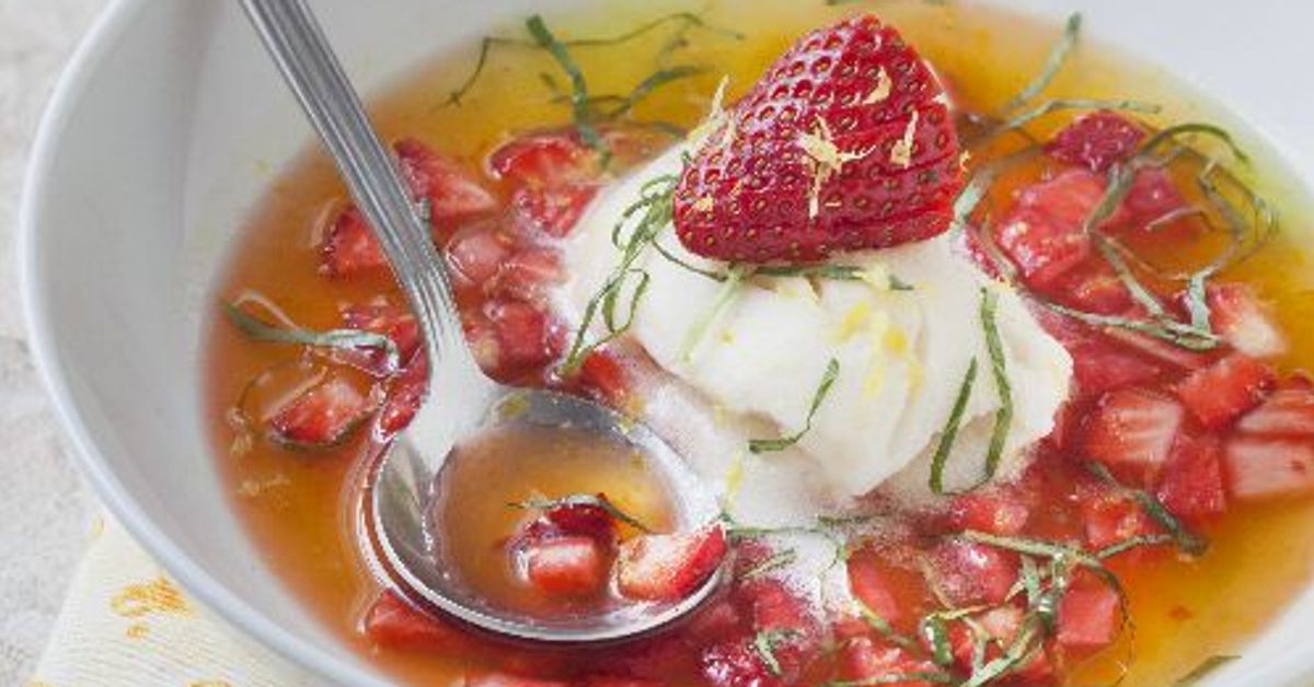 Nage de fraises au citron vert et au basilic : recette de Nage de ...