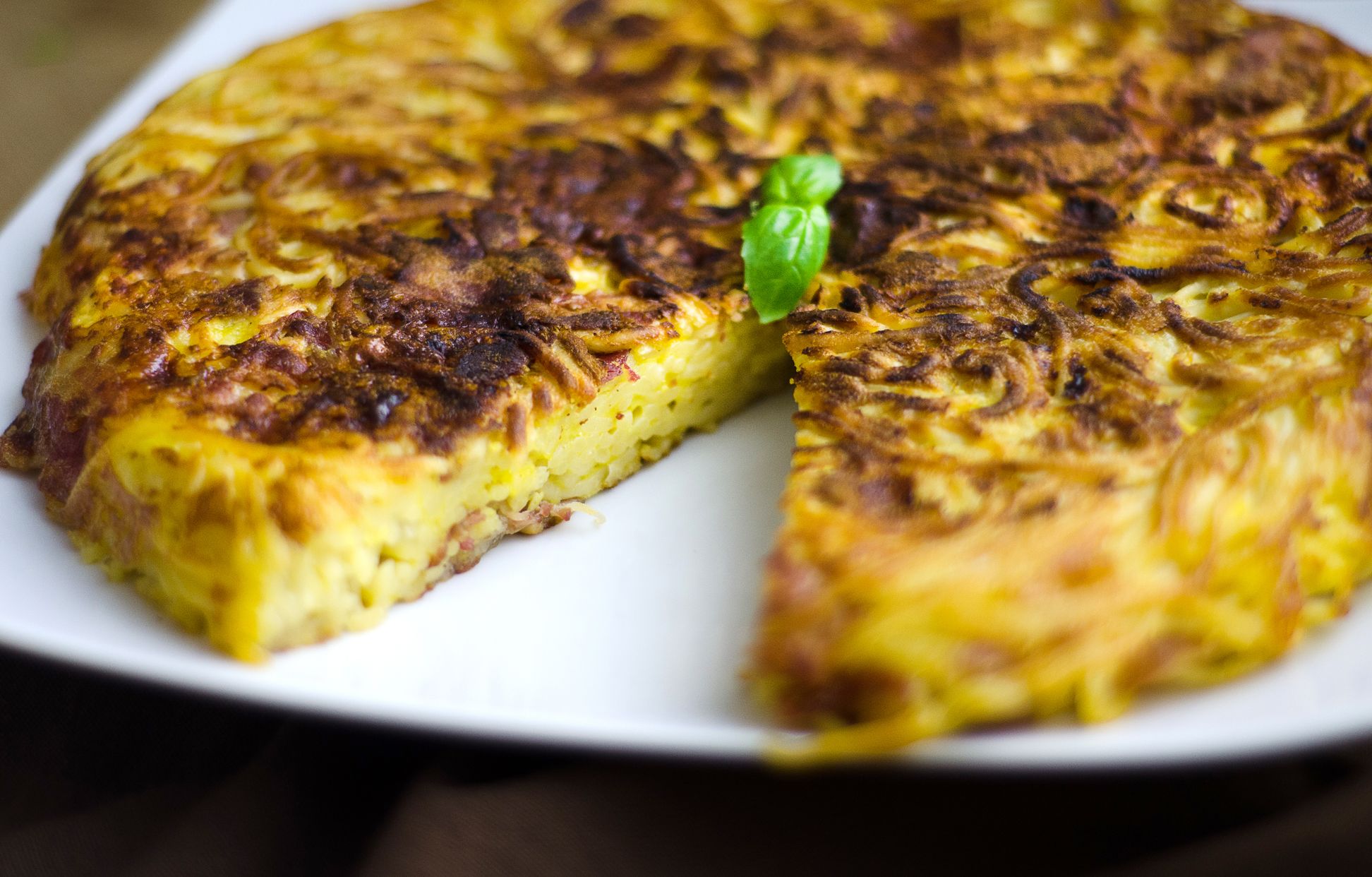 Omelette de pâtes : Recette de Omelette de pâtes - Marmiton