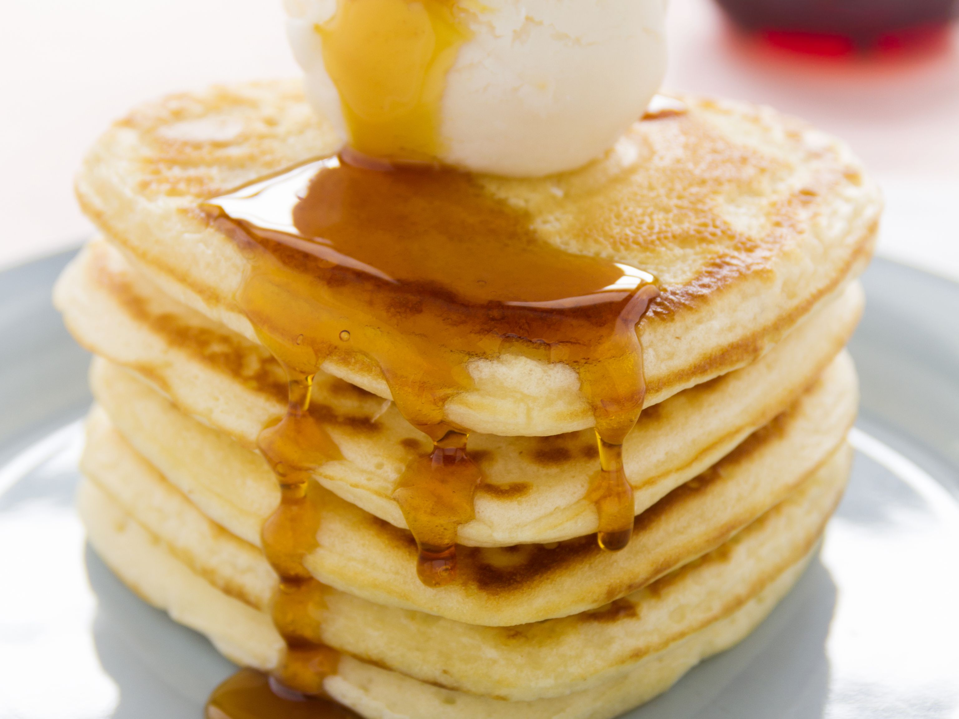 Pancakes au sirop d'érable : Recette de Pancakes au sirop d'érable ...
