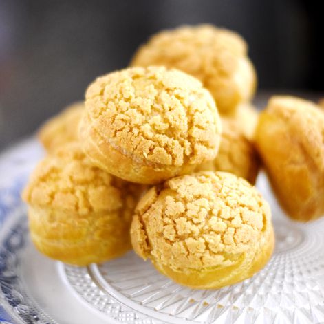 Choux au craquelin : Recette de Choux au craquelin - Marmiton
