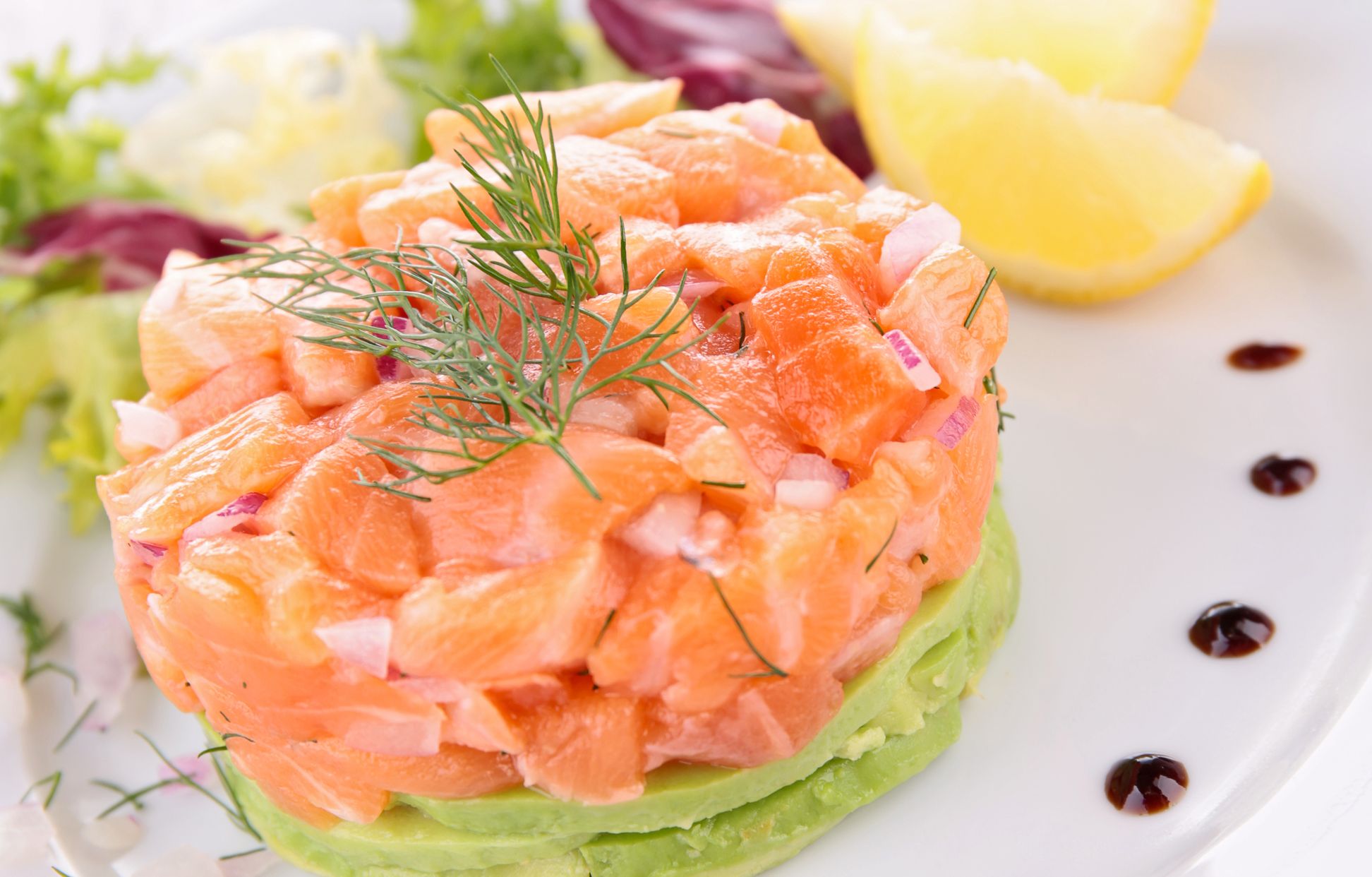 Tartare de saumon (simple) : Recette de Tartare de saumon (simple ...