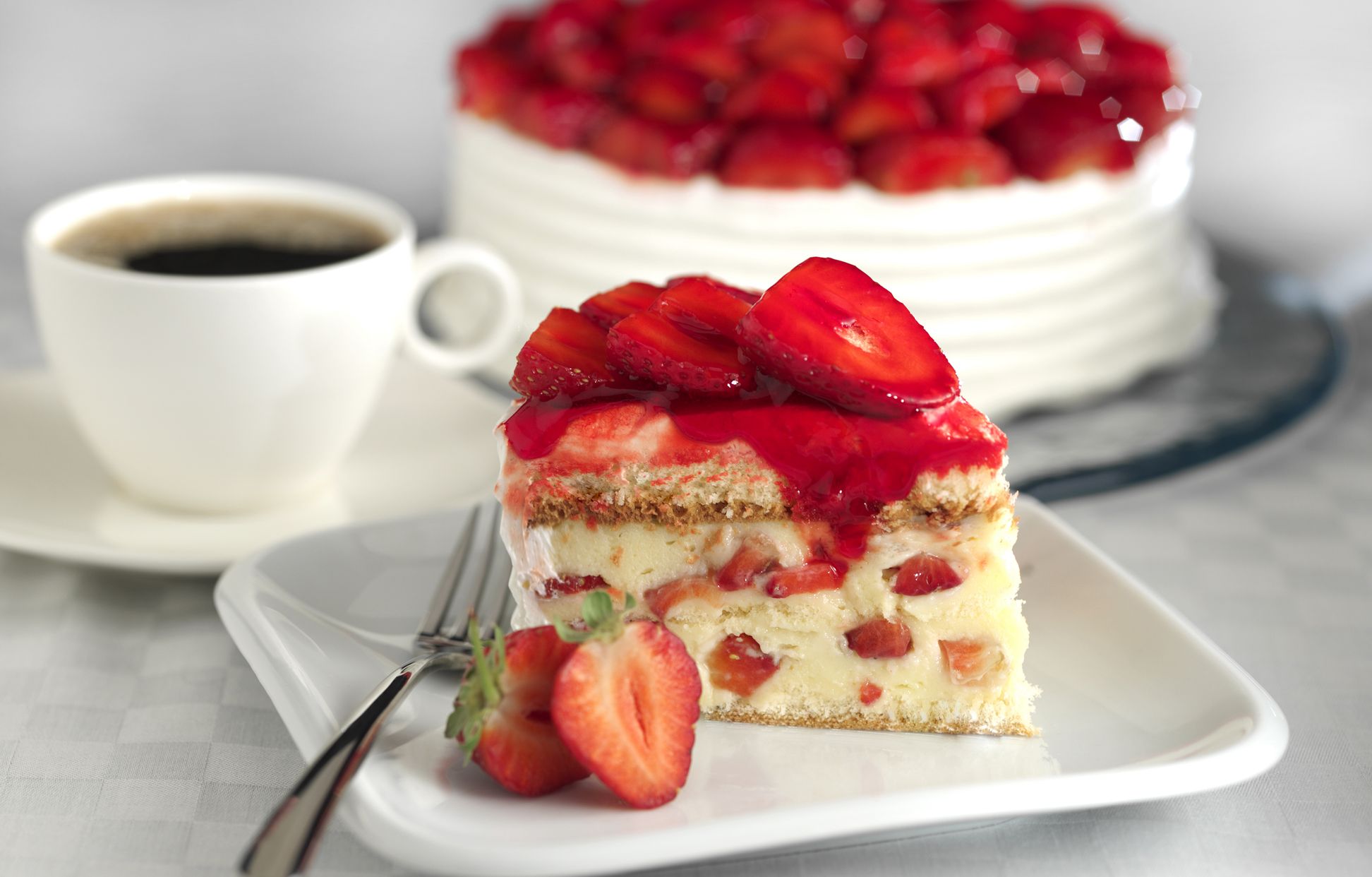 Gâteau aux fraises : Recette de Gâteau aux fraises - Marmiton