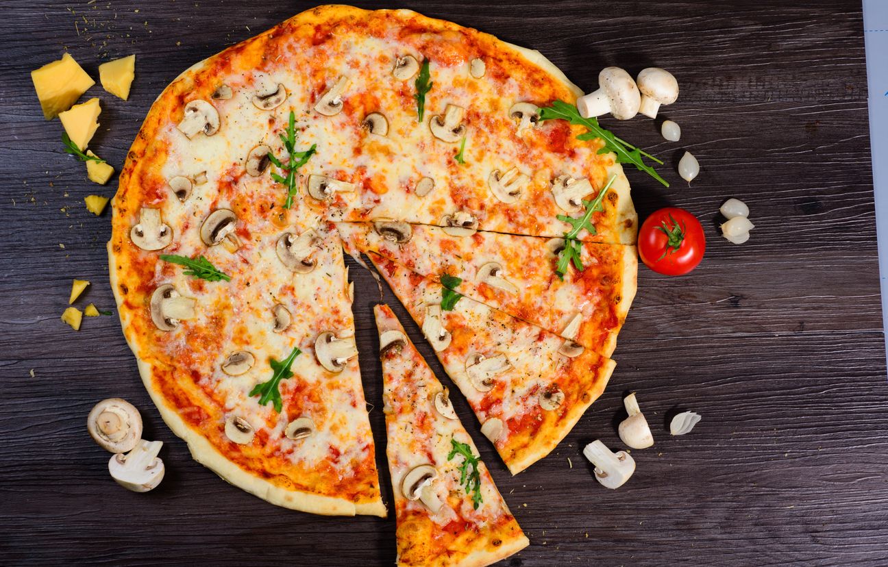 Pizza facile : Recette de Pizza facile - Marmiton