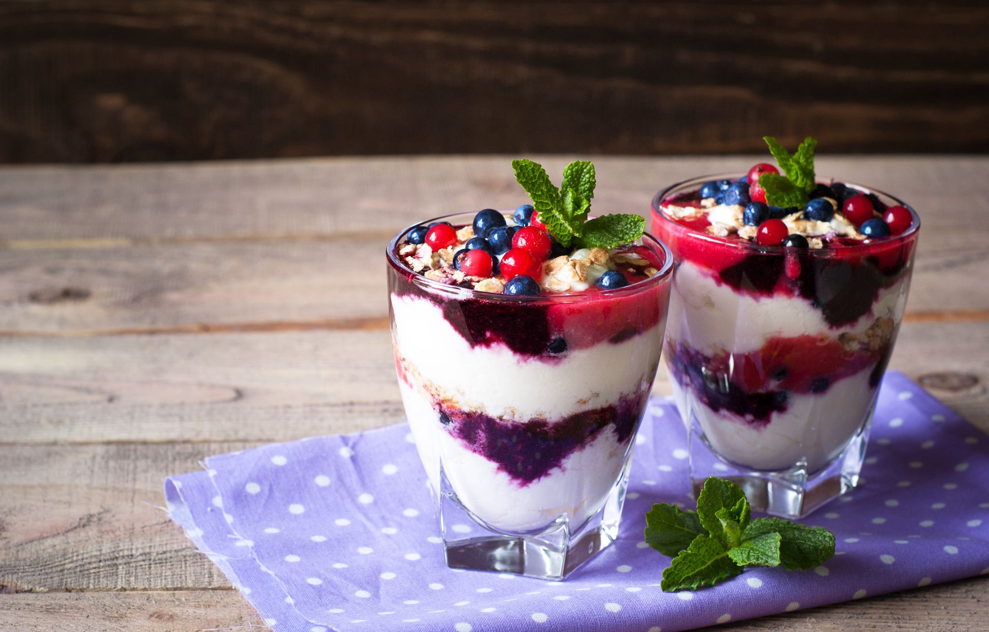 Verrines de fruits rouges : Recette de Verrines de fruits rouges - Marmiton