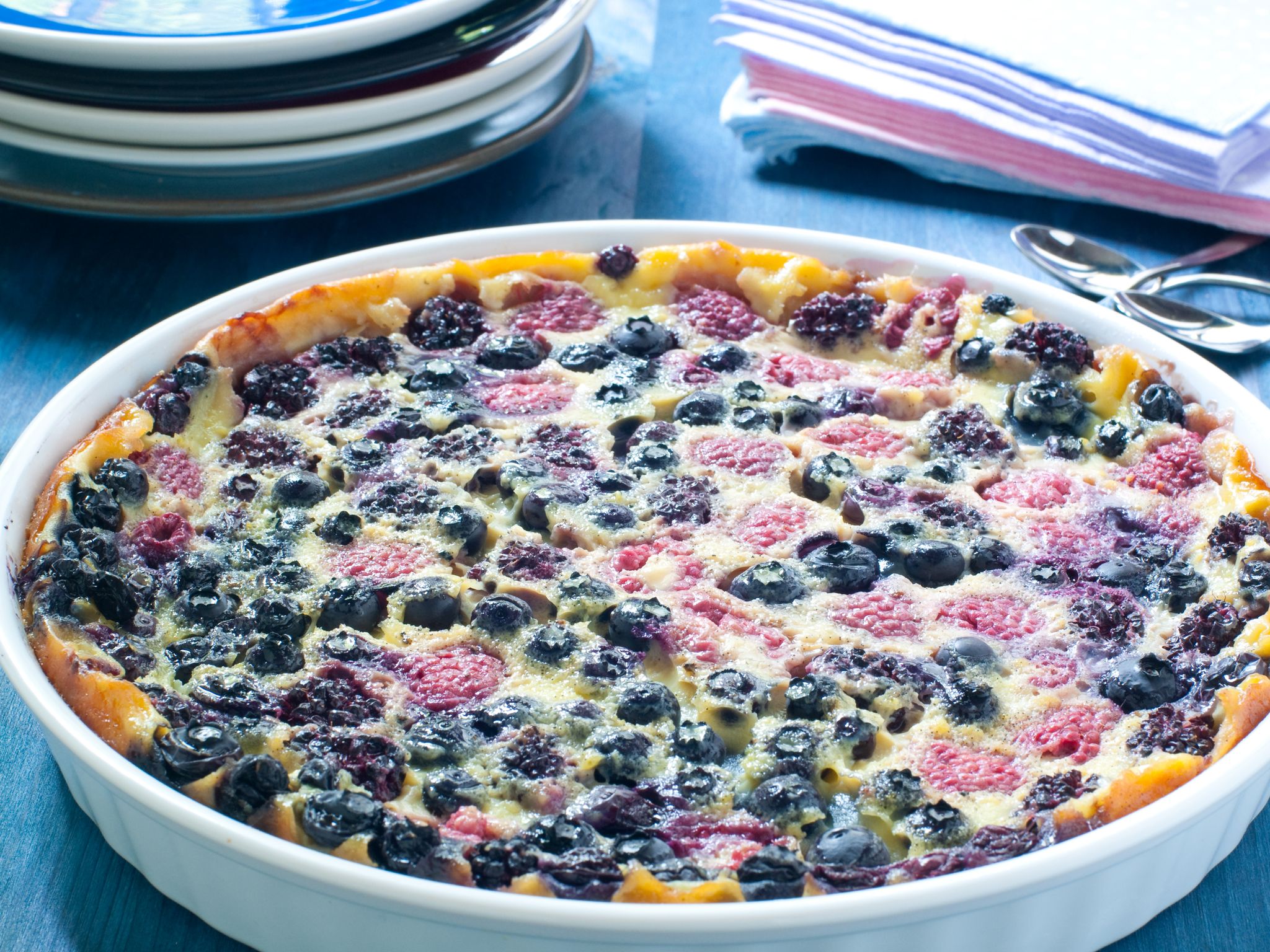 Clafoutis myrtilles-framboises : Recette de Clafoutis myrtilles ...
