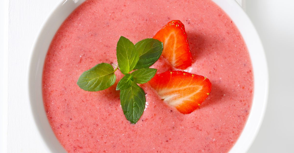 Soupe de fraises au thé vert à la menthe : recette de Soupe de fraises ...