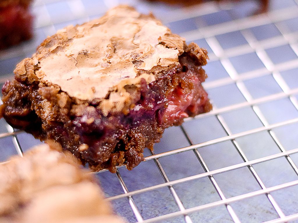 Brownies aux fruits rouges : Recette de Brownies aux fruits rouges