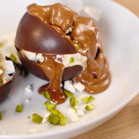 Sphère au chocolat garnie : Recette de Sphère au chocolat garnie - Marmiton
