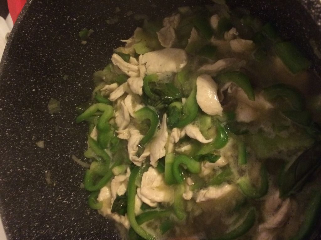 Emincé de poulet au basilic (recette chinoise) : Recette de Emincé de ...