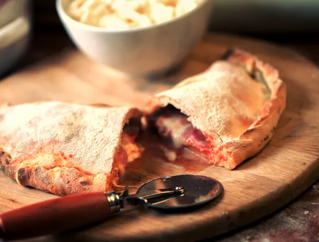 Pizza calzone tomate mozzarella : recette de Pizza calzone tomate ...