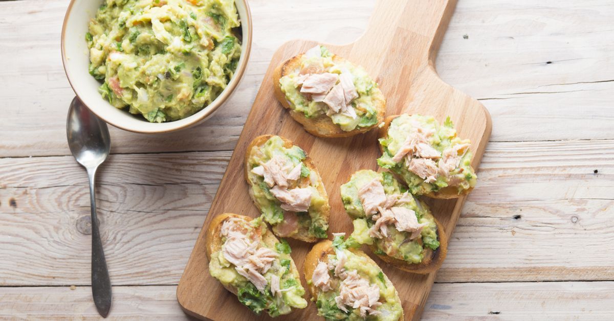 Toasts avocats et thon : recette de Toasts avocats et thon