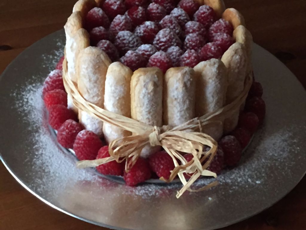 Charlotte à la mousse au chocolat : Recette de Charlotte à la mousse au ...