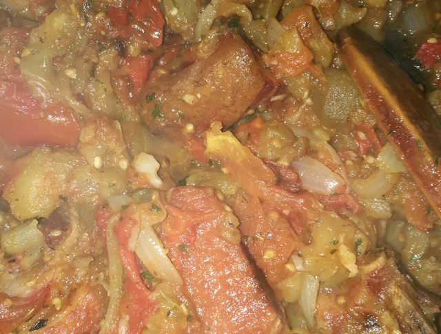 Rougail bringelle et boucané : recette de Rougail bringelle et boucané