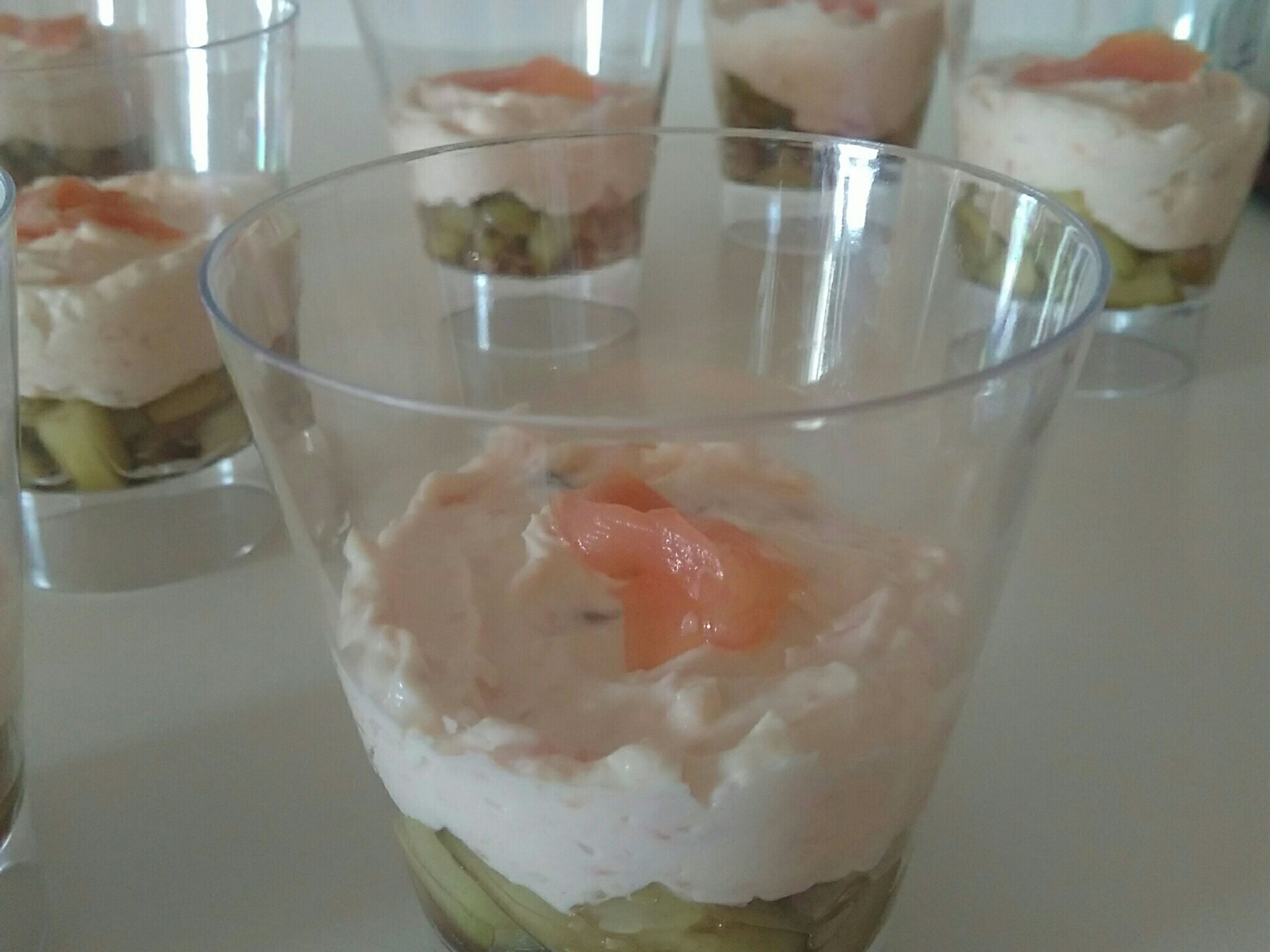 Verrines de saumon fumé au mascarpone : Recette de Verrines de saumon ...