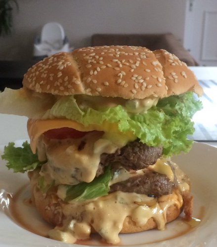 Hamburger et sa sauce mystérieuse : Recette de Hamburger et sa sauce ...