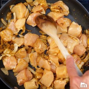 Poulet curry et oignons facile : Recette de Poulet curry et oignons ...