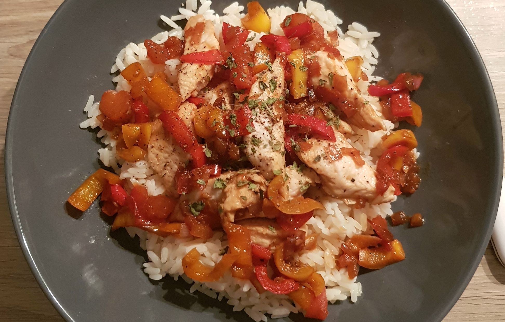 Poulet aux poivrons : Recette de Poulet aux poivrons - Marmiton