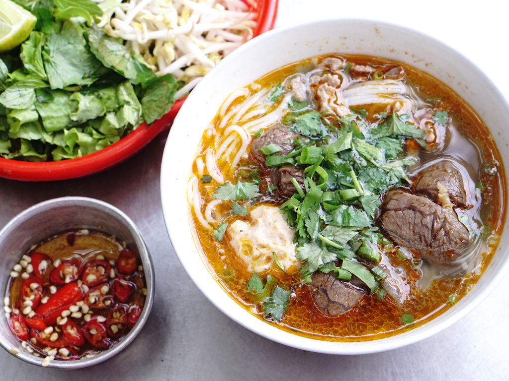 Boeuf aux vermicelles comme au Laos (bo bun) : Recette de Boeuf aux ...
