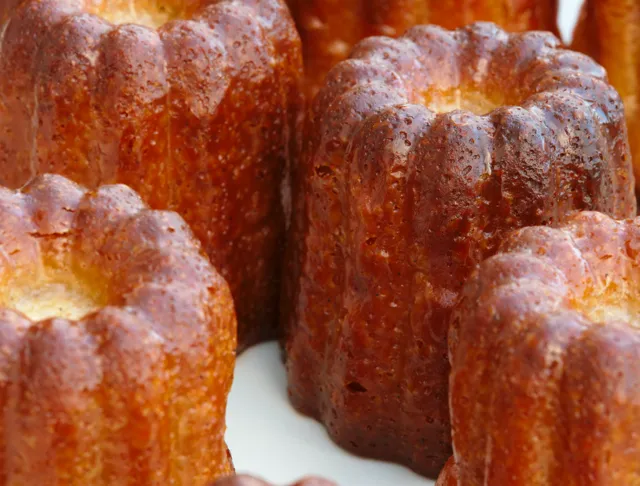 Mini cannelés : recette de Mini cannelés