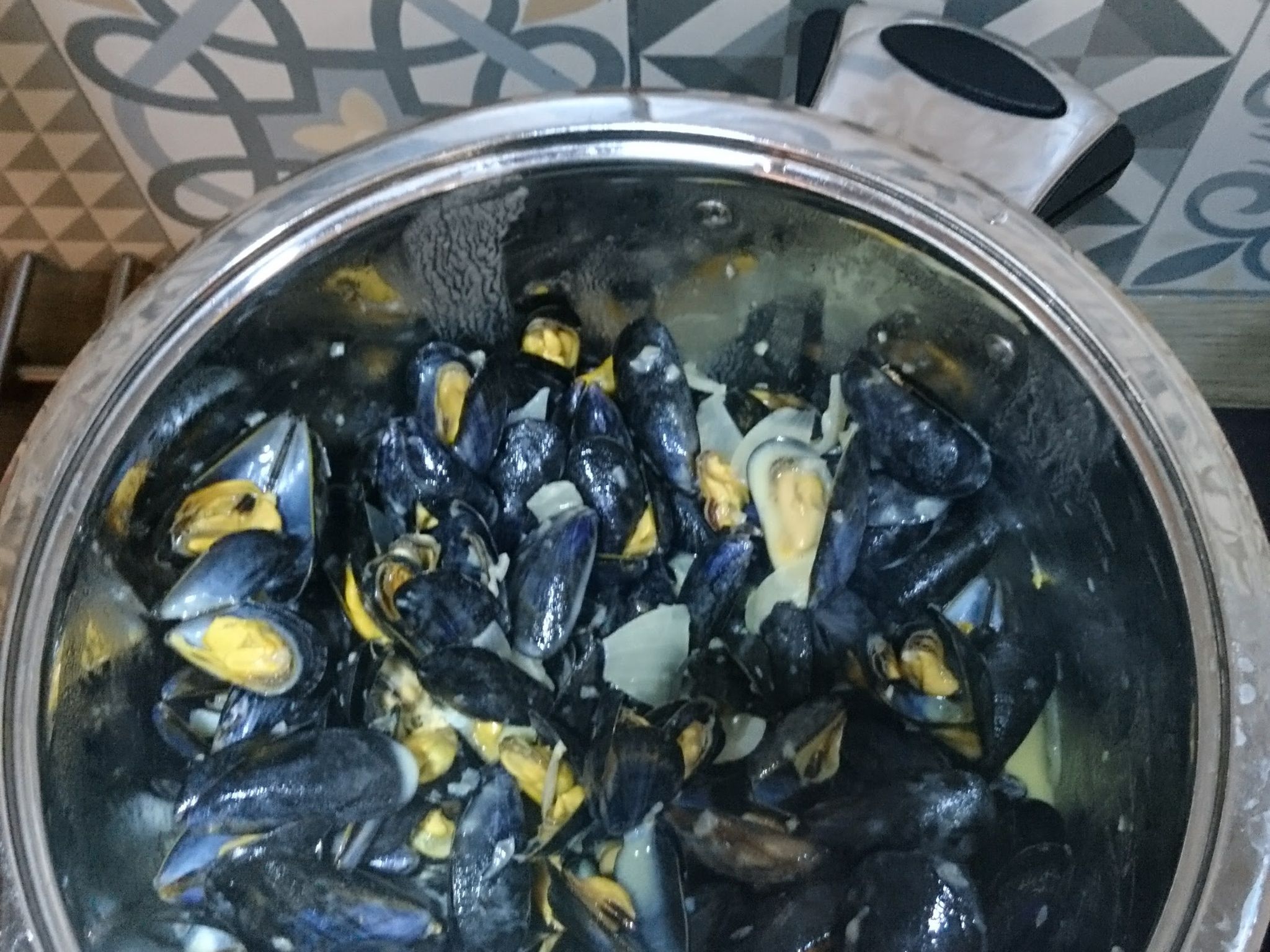 Mouclade au pineau d' OLERON : Recette de Mouclade au pineau d' OLERON ...