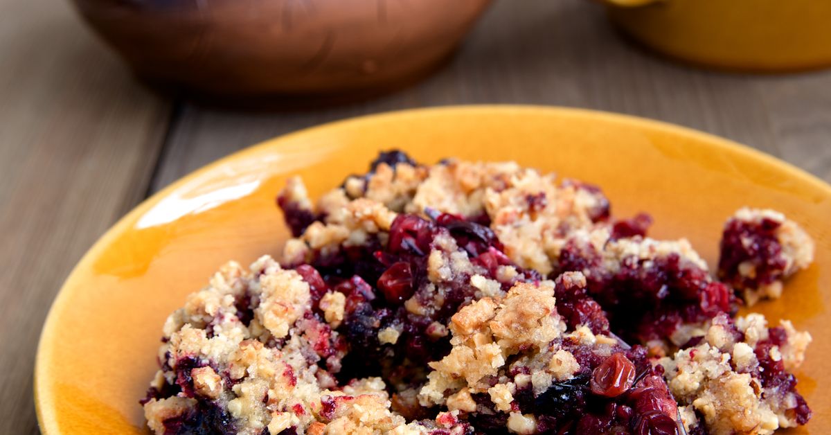 Crumble express aux mûres : recette de Crumble express aux mûres